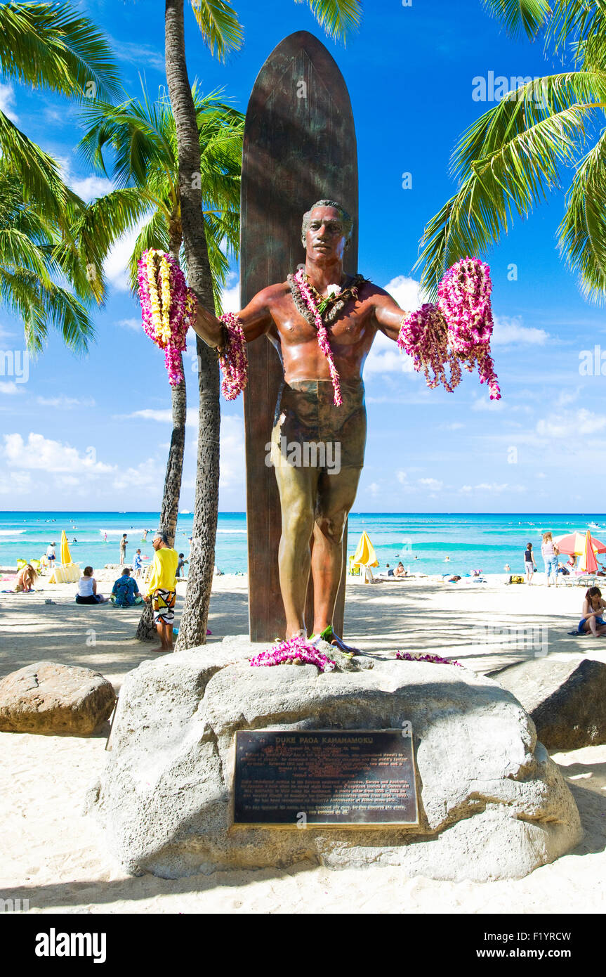 Surfing legend duke kahanamoku hi-res stock photography and images - Alamy