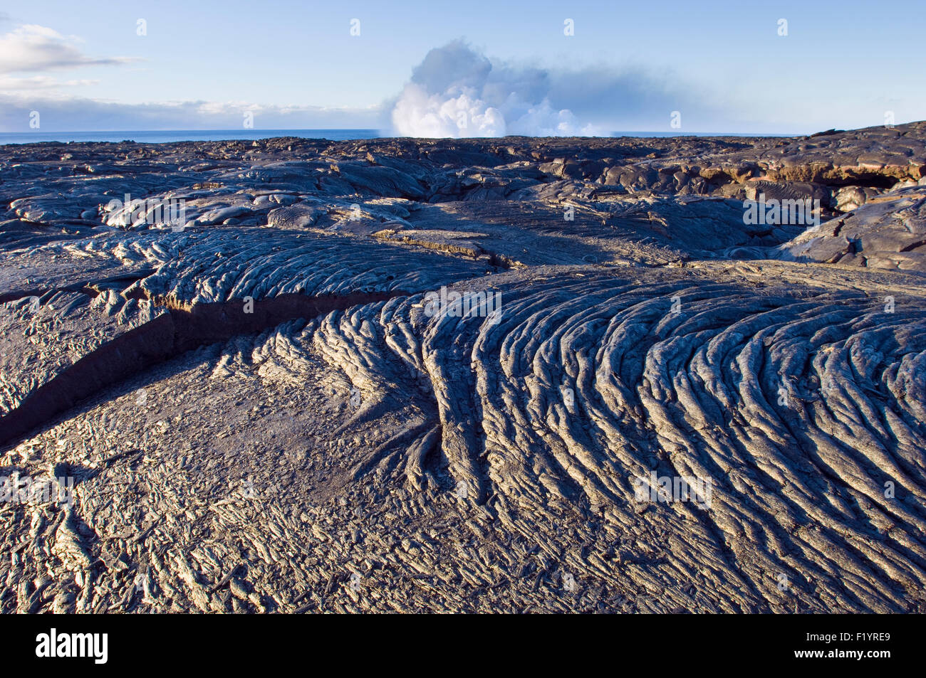 Hawai’i volcanoes national park lava hi-res stock photography and ...