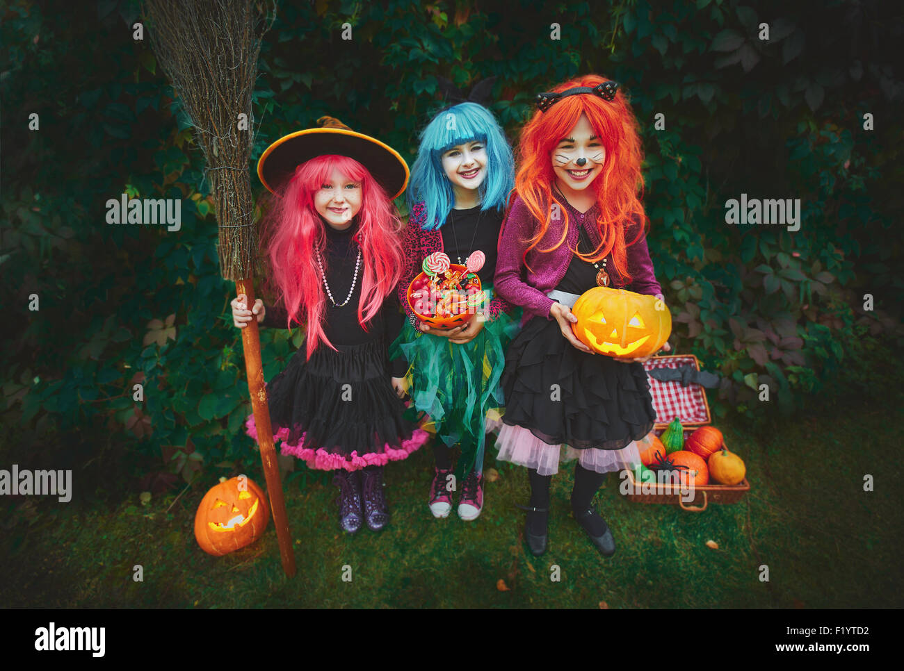 Happy witches hi-res stock photography and images - Alamy