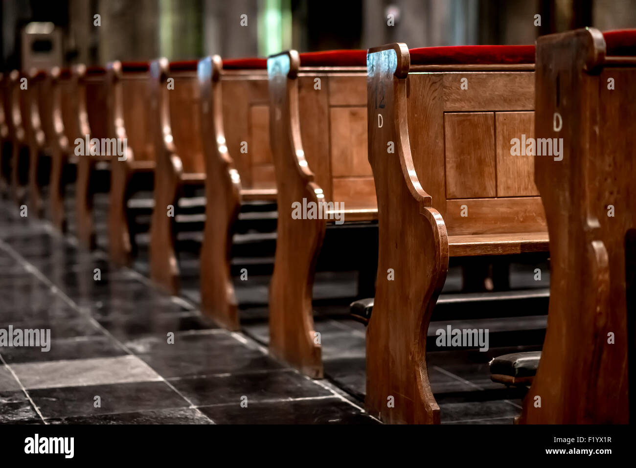 Empty church pews hi-res stock photography and images - Alamy