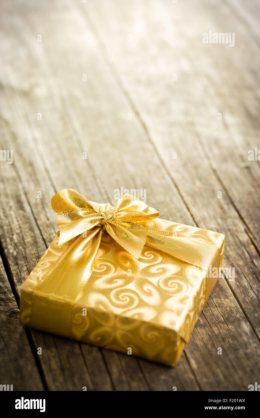 Old christmas gift wrap hi-res stock photography and images - Alamy
