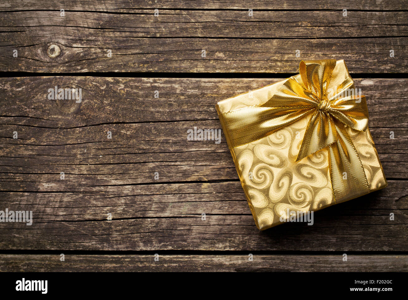 Old christmas gift wrap hi-res stock photography and images - Alamy