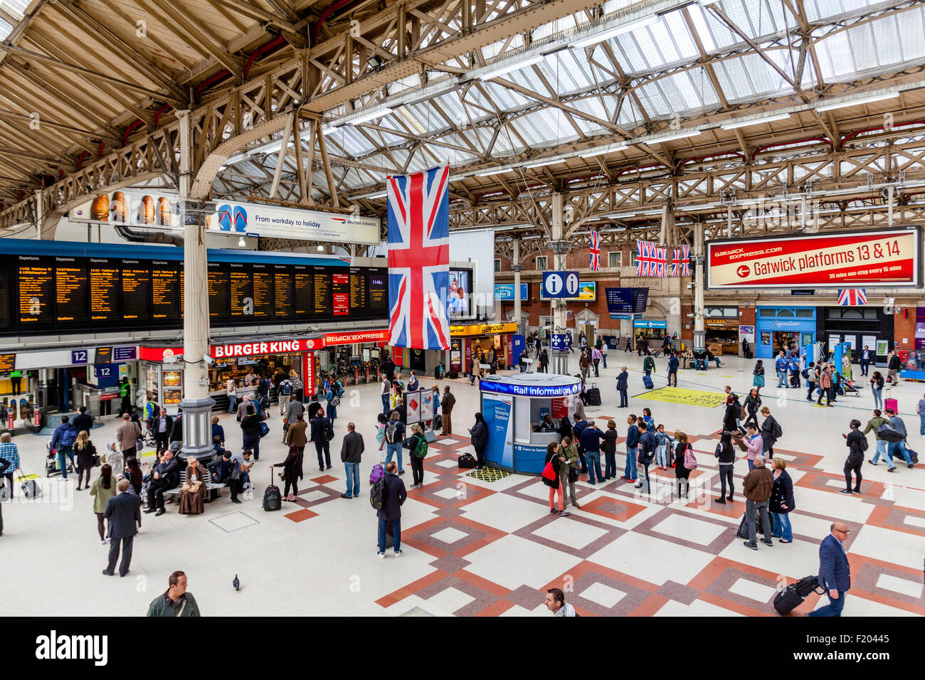 Inside victoria station london england hi-res stock photography and ...
