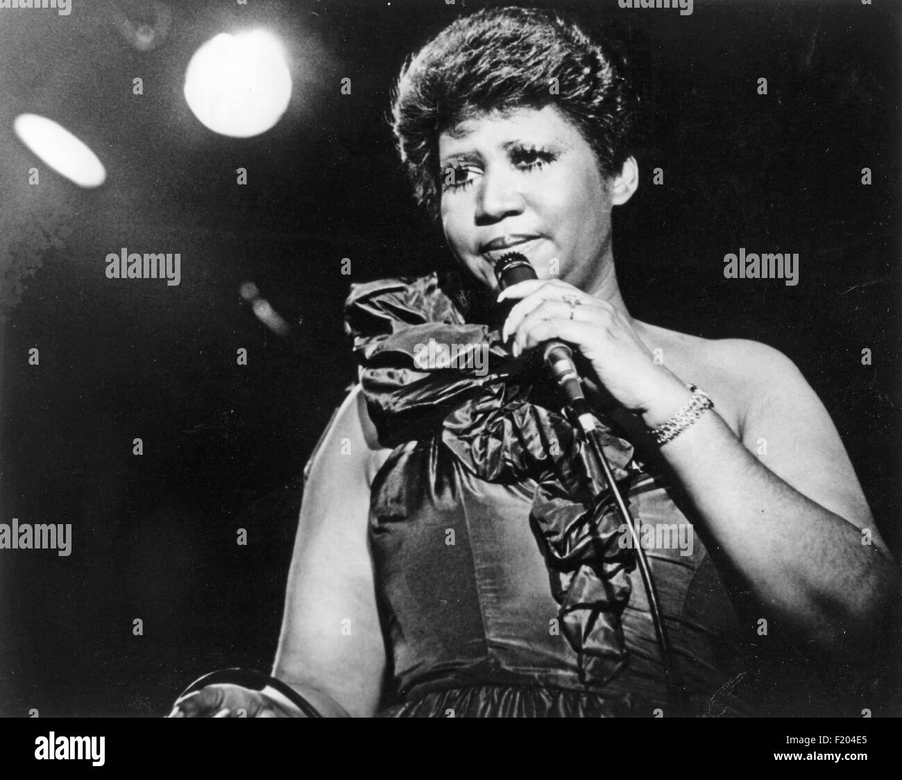 ARETHA FRANKLIN Promotional photo of US singer about 1976 Stock Photo ...