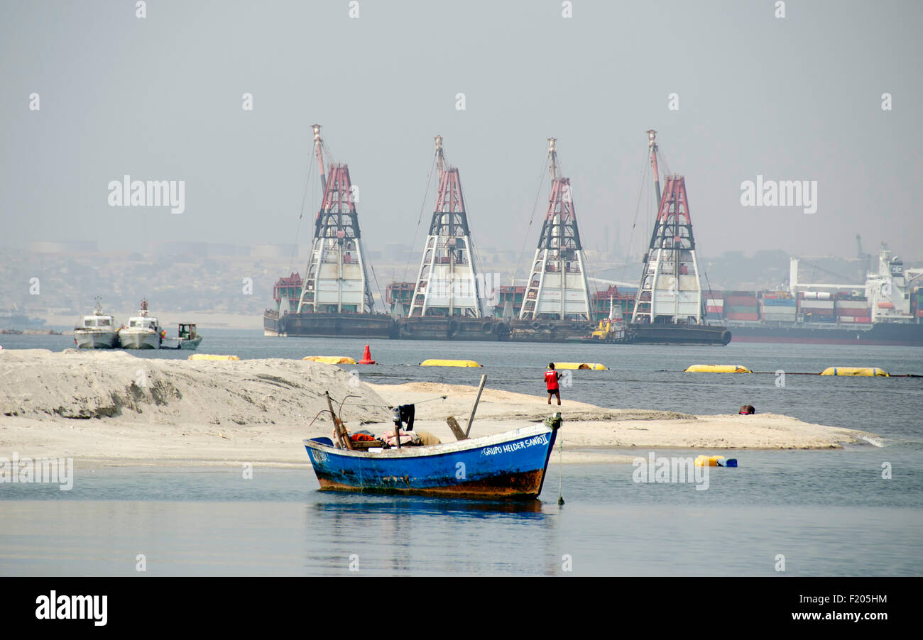 Luanda skyline hi-res stock photography and images - Alamy
