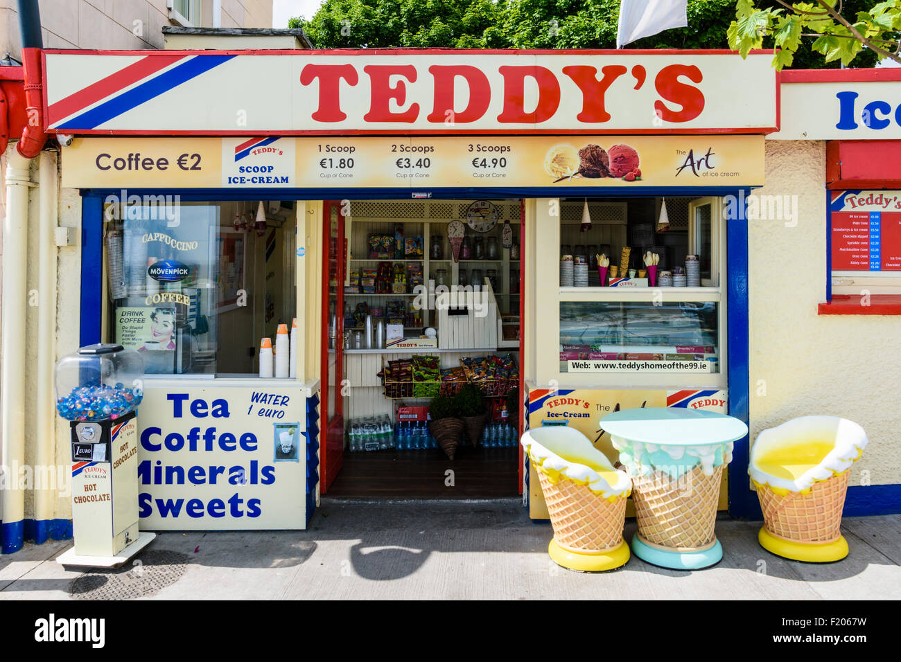 Teddys hi-res stock photography and images - Alamy