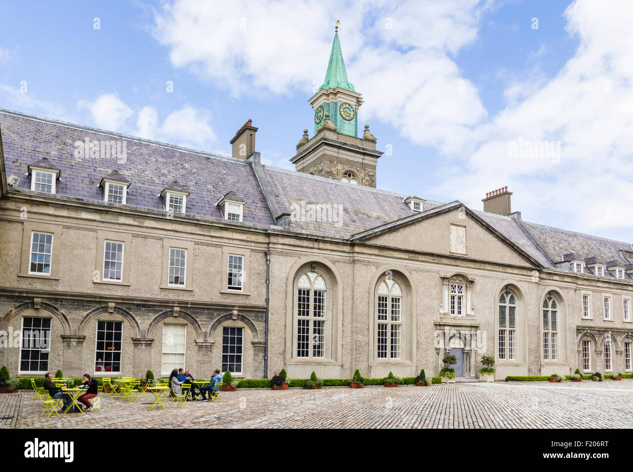 Irish 17th century architecture hi-res stock photography and images - Alamy