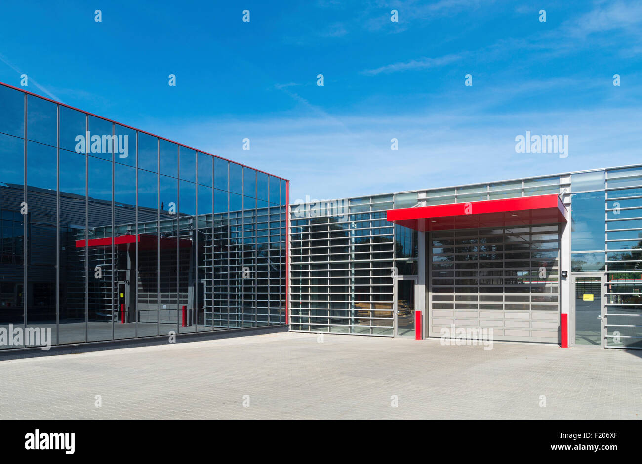 Warehouse exterior front hi-res stock photography and images - Alamy