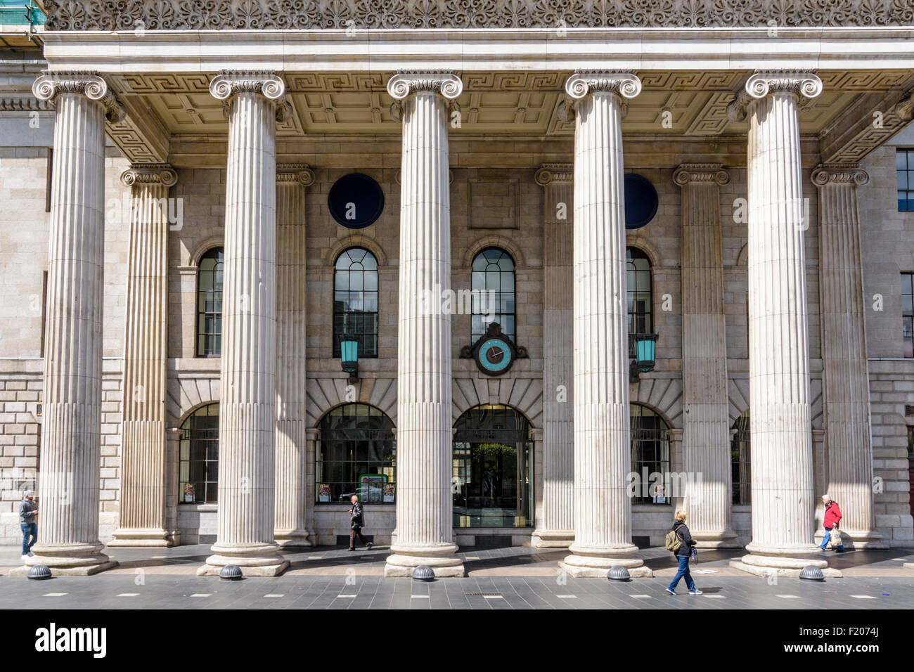Gpo portico hi-res stock photography and images - Alamy