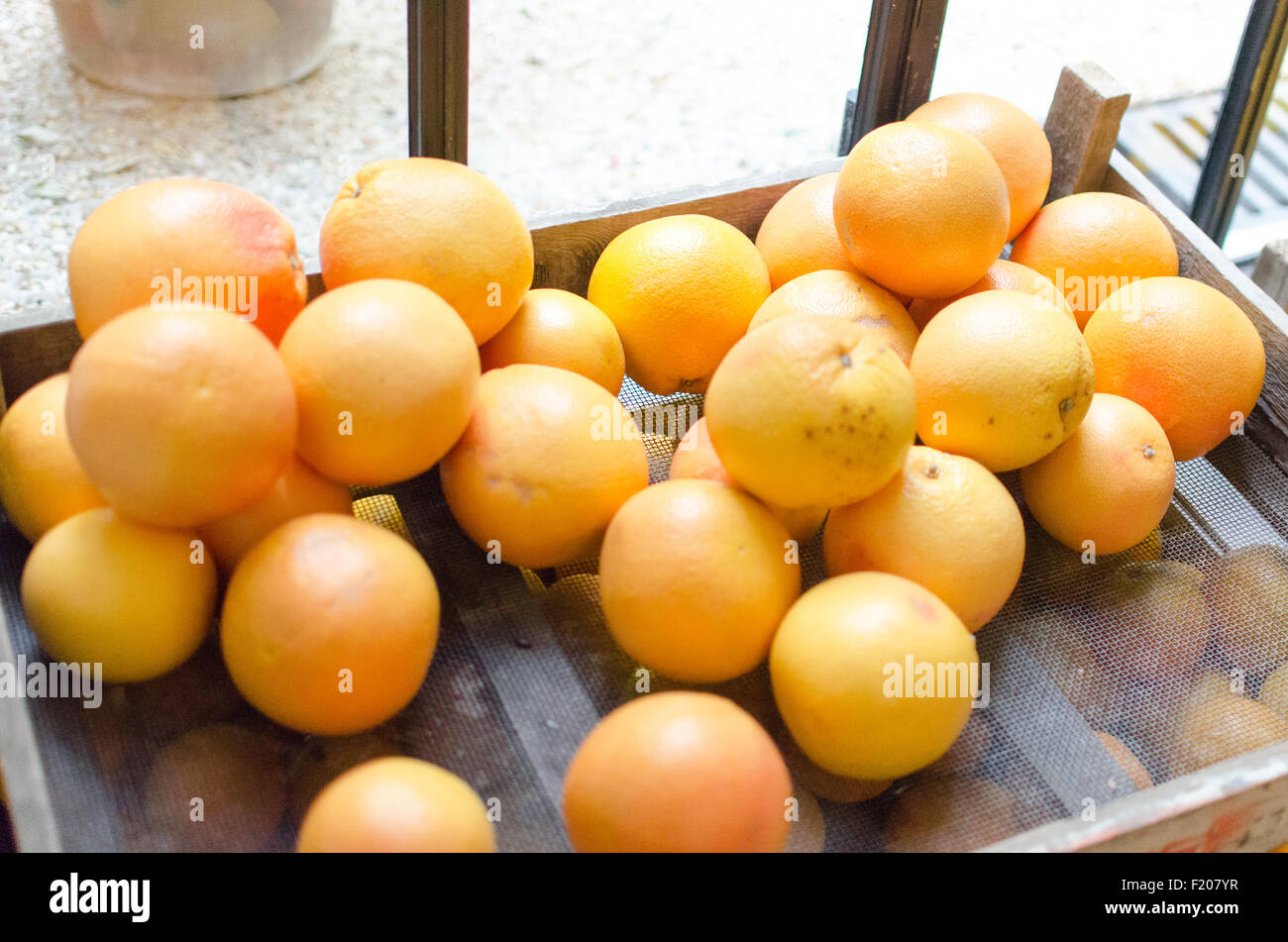 Stack of oranges random Stock Photo - Alamy