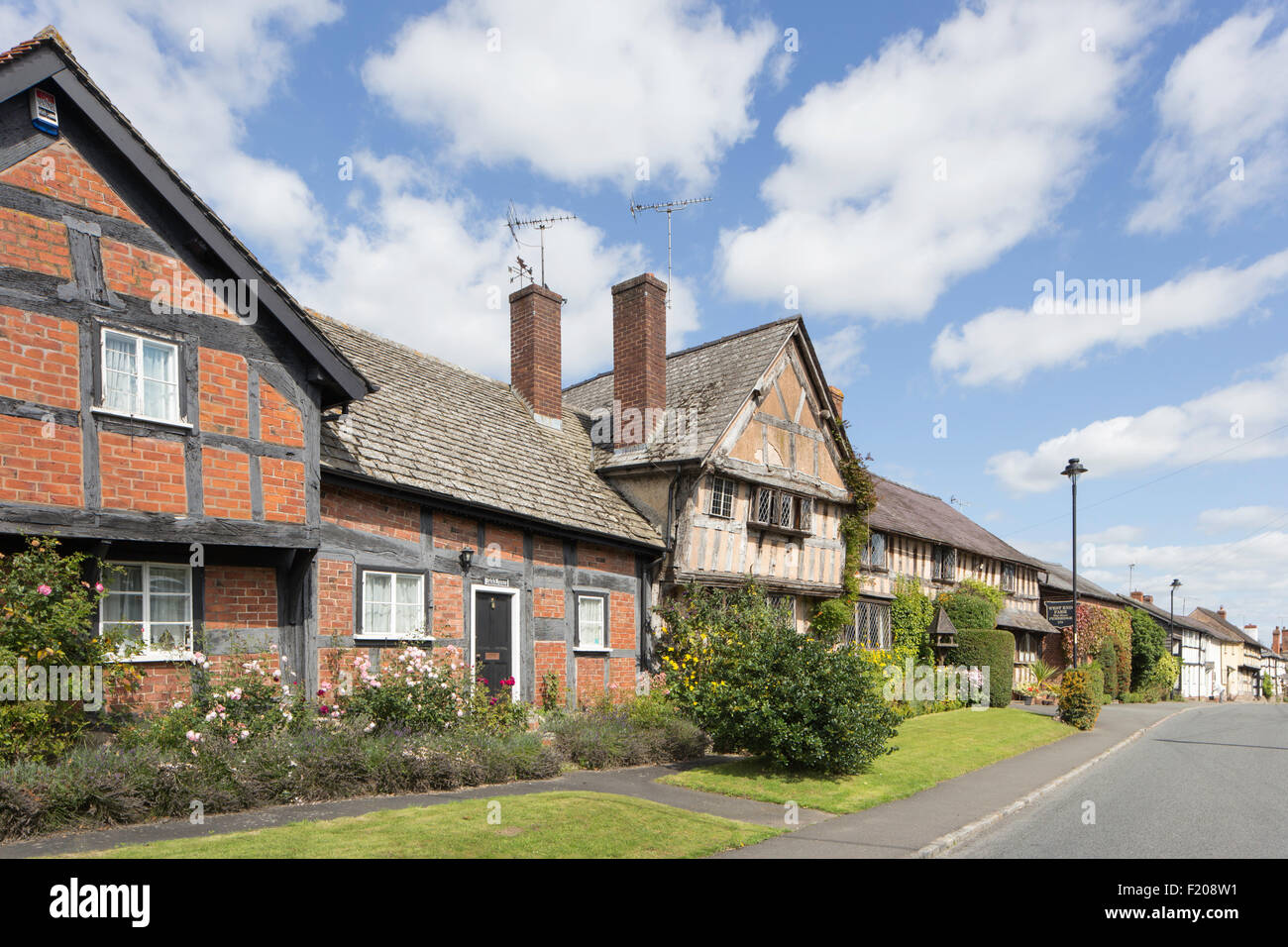 Timber framed cottages in Pembridge, Herefordshire, England, UK Stock ...