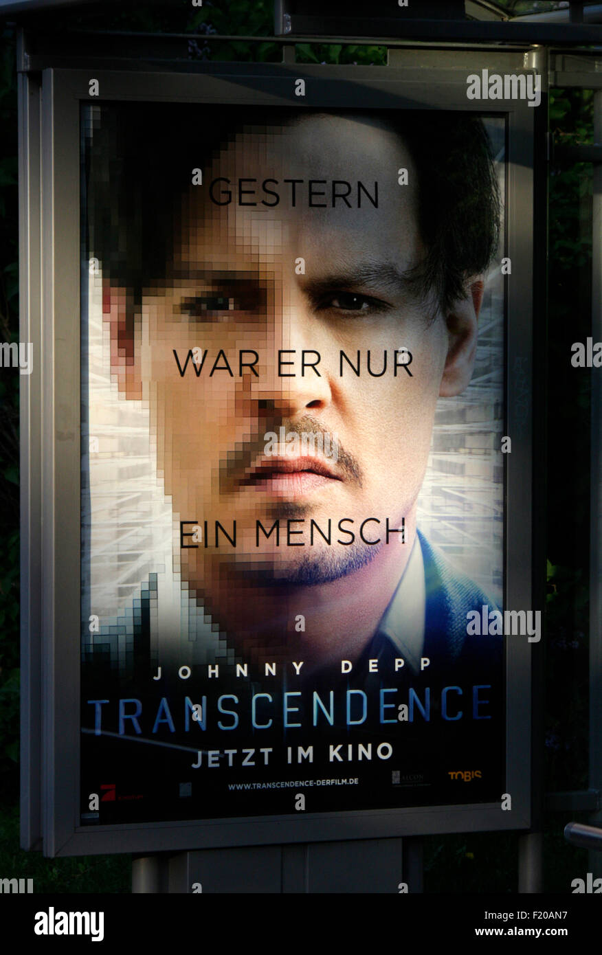 Werbungplakat fuer den Spielfilm "Transcendence" mit Johnny Depp ...