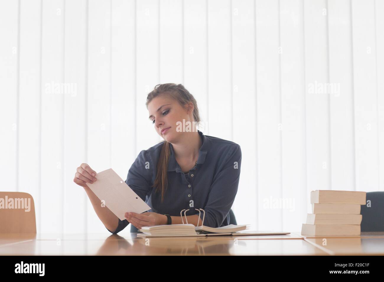 Card index library hi-res stock photography and images - Alamy