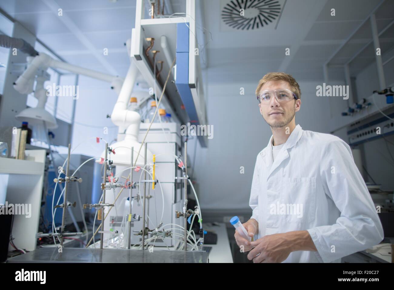 Sample bottle hi-res stock photography and images - Alamy