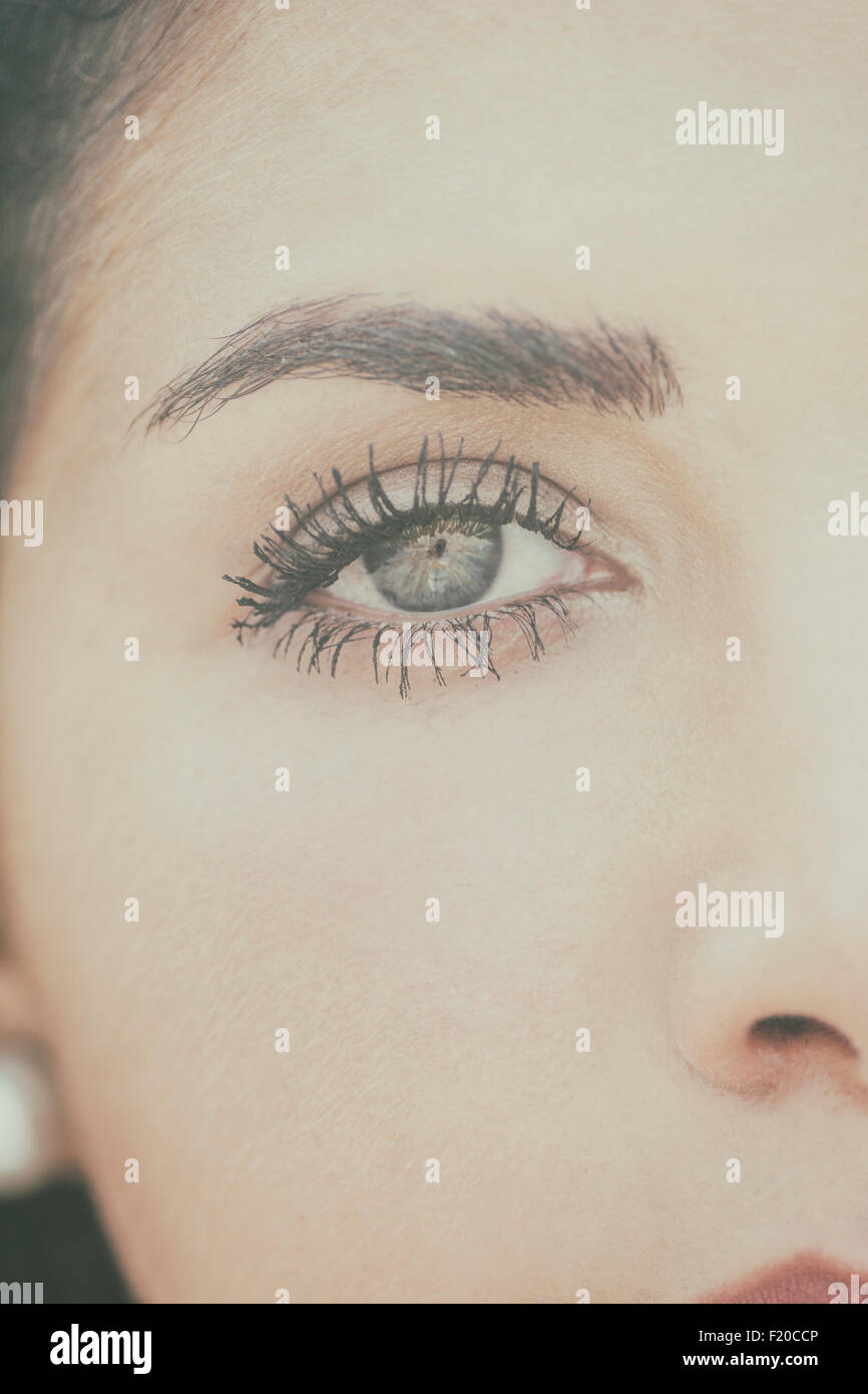 Eyelashes staring hi-res stock photography and images - Alamy