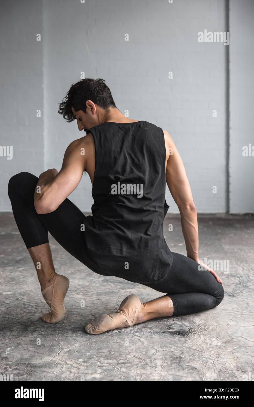 Male ballet dancer and tights hi-res stock photography and images - Alamy