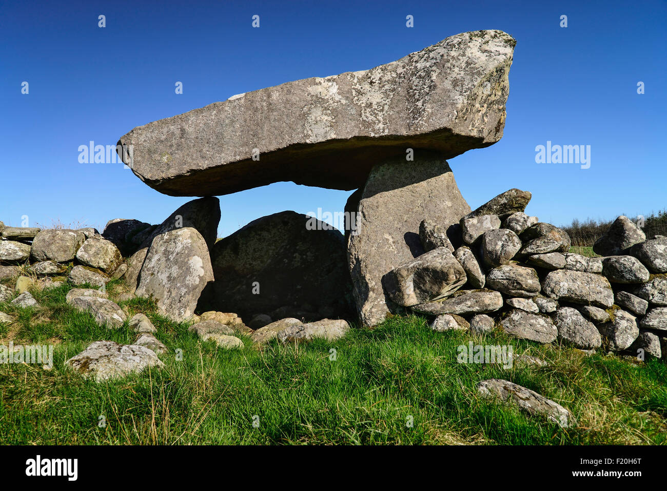 Irish neolithic tomb tombs hi-res stock photography and images - Alamy
