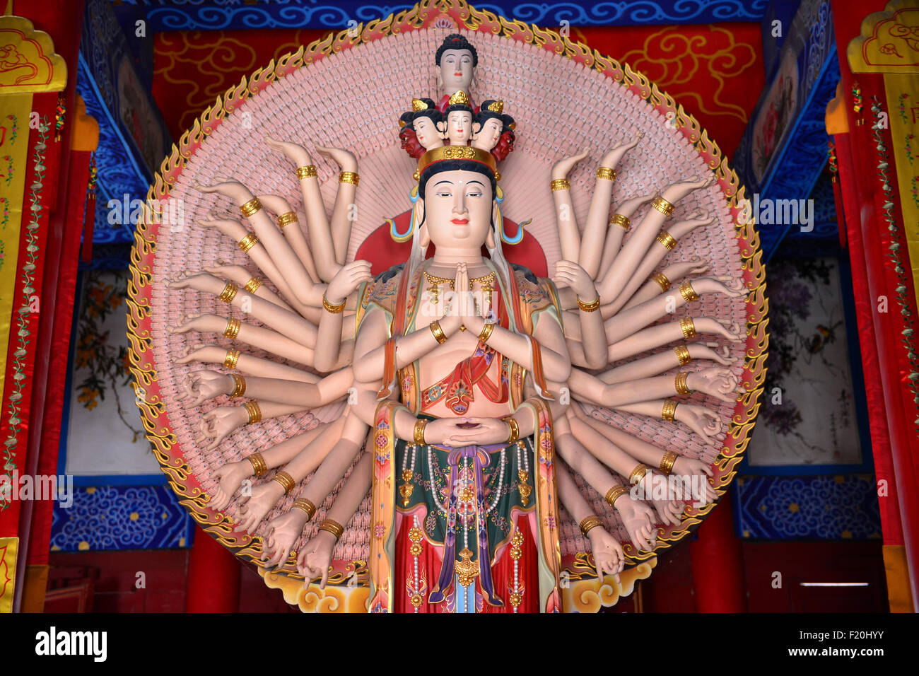 Thousand hand hi-res stock photography and images - Alamy