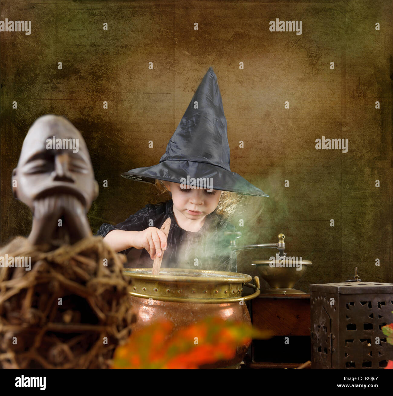 Witch cauldron hi-res stock photography and images - Alamy