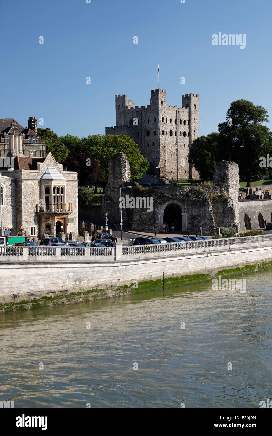 Rochester Castle and the River Medway, Rochester, Kent, England, United ...