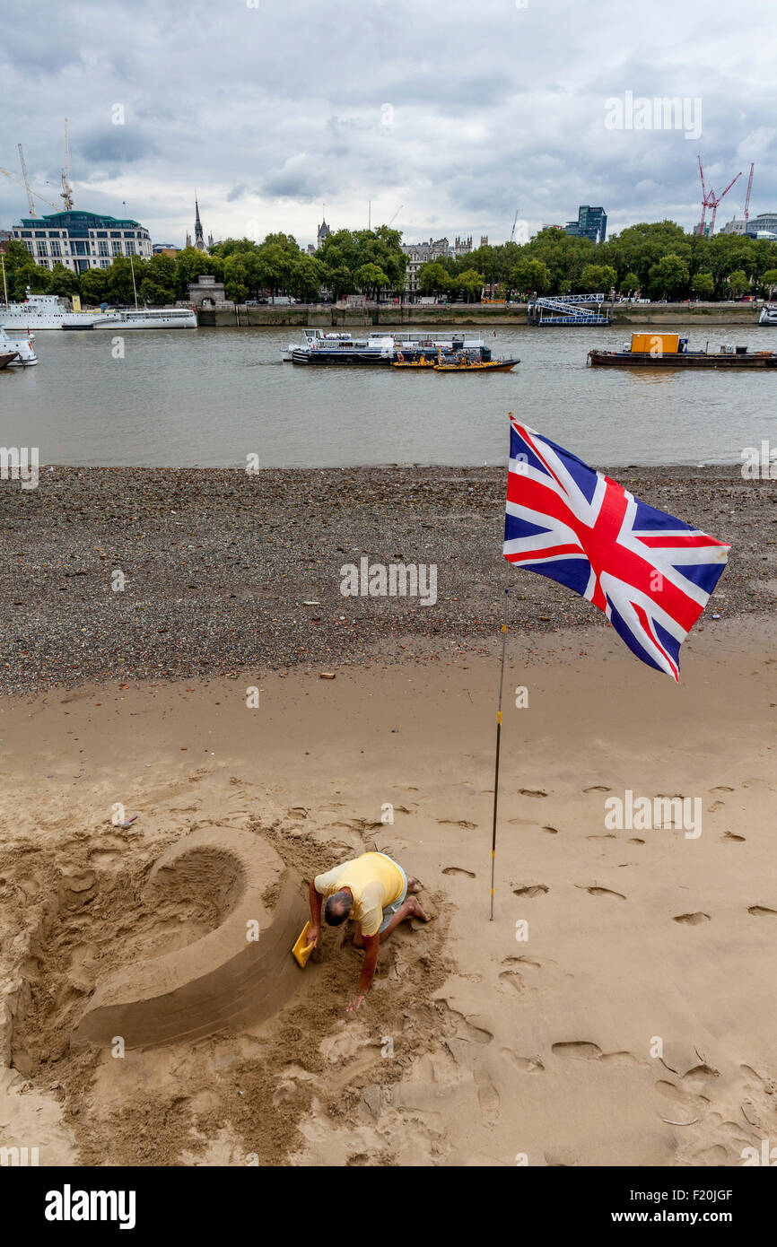 Sand Sculpture, River Thames Beach, The Southbank, London, England ...