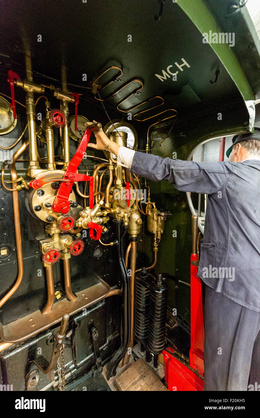 Great Western Railway complex steam engine footplate close up.. Museum ...