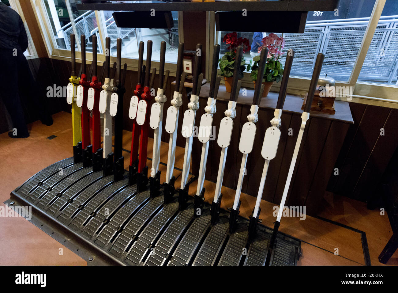 Gwr signal box hi-res stock photography and images - Alamy