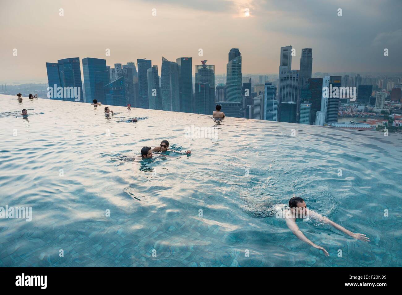 Singapore, Marina Bay, swimming-pool on the rooftop of Marina Bay Sands ...