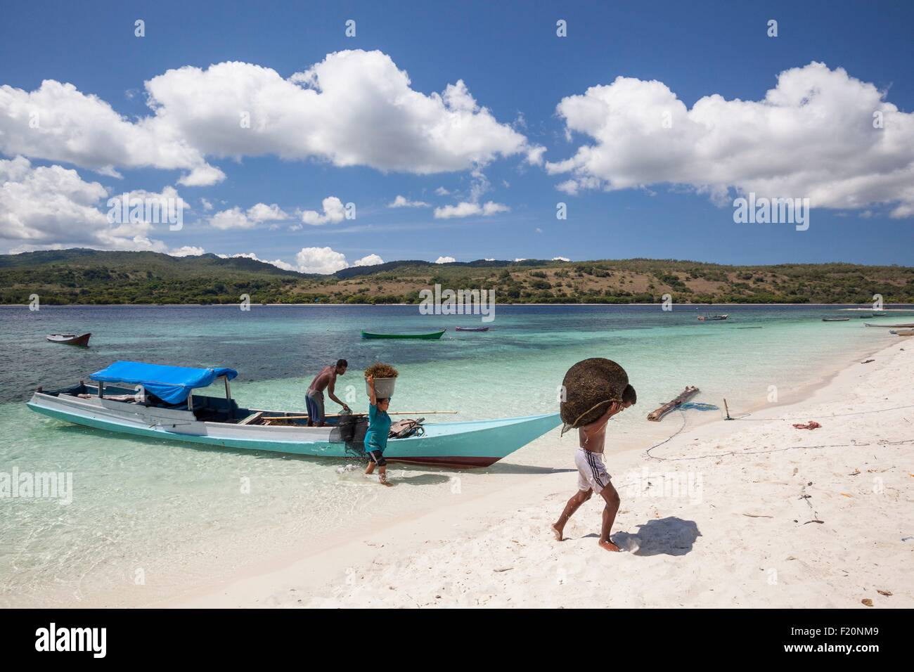 Alor people hi-res stock photography and images - Alamy