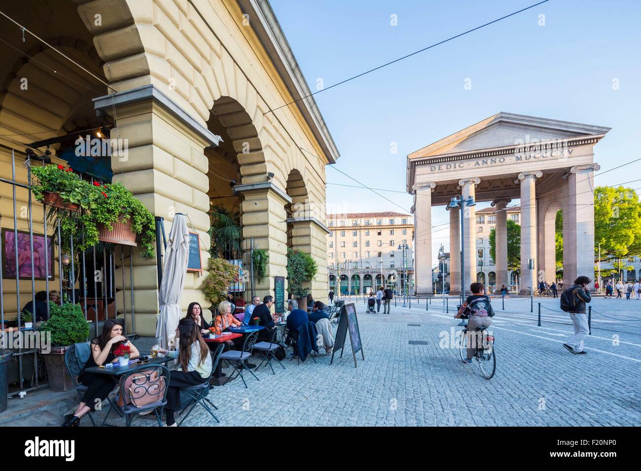 Summer evening at piazza hi-res stock photography and images - Alamy