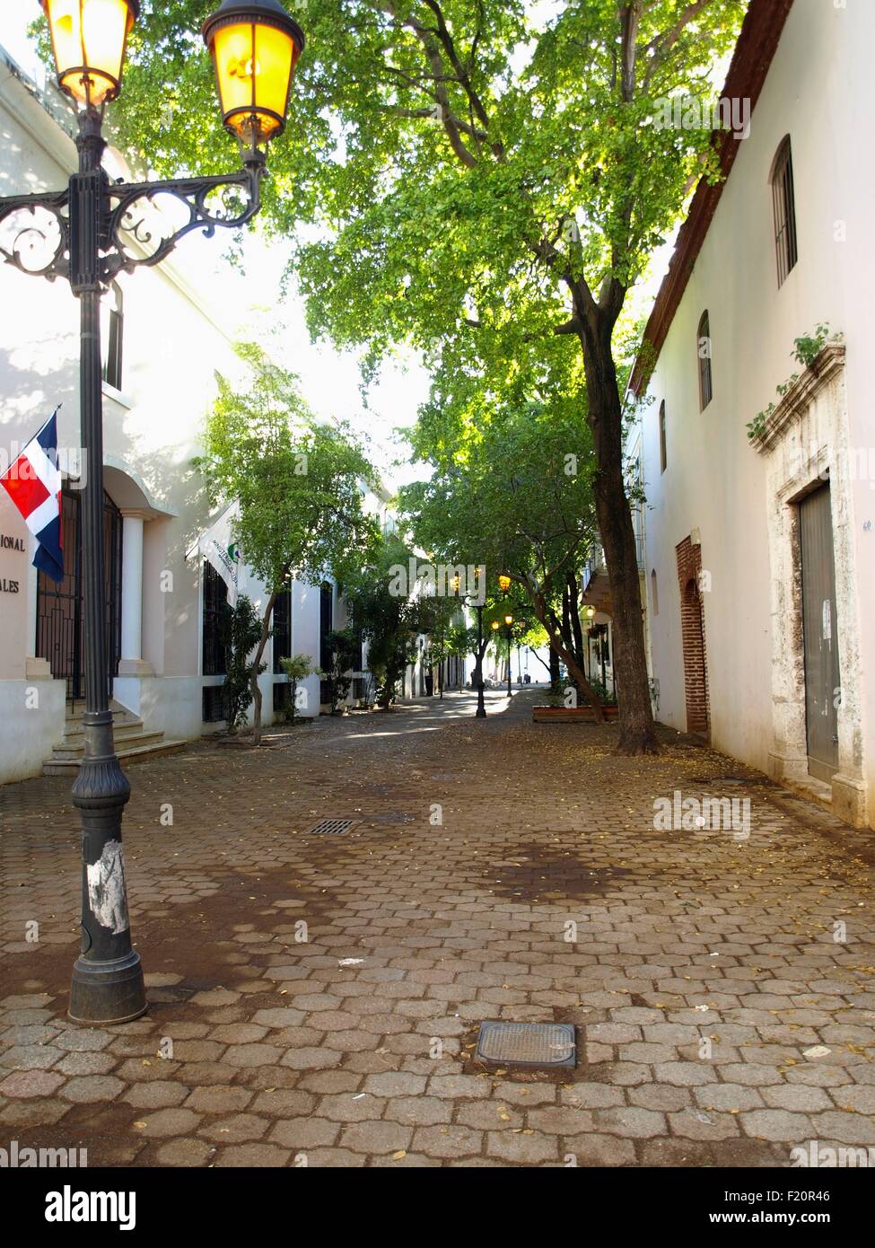 A side street in the Colonial Zone Stock Photo - Alamy