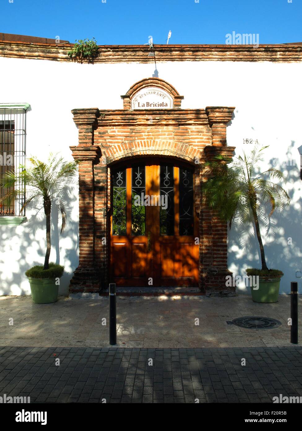 Entryway in the Colonial Zone Stock Photo - Alamy