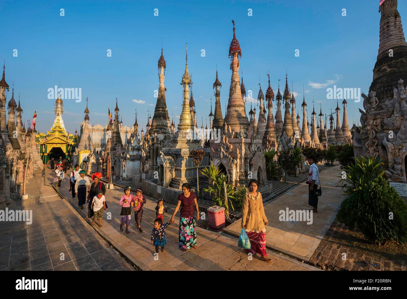 Myanmar (Burma), Shan state, Pao's tribe, Kakku, Pao pilgrims wearing ...