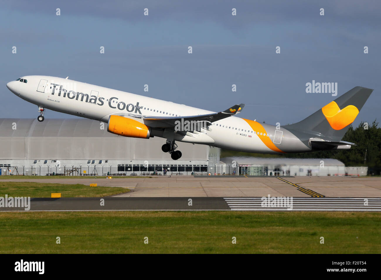 Thomas cook airbus a330 200 hi-res stock photography and images - Alamy