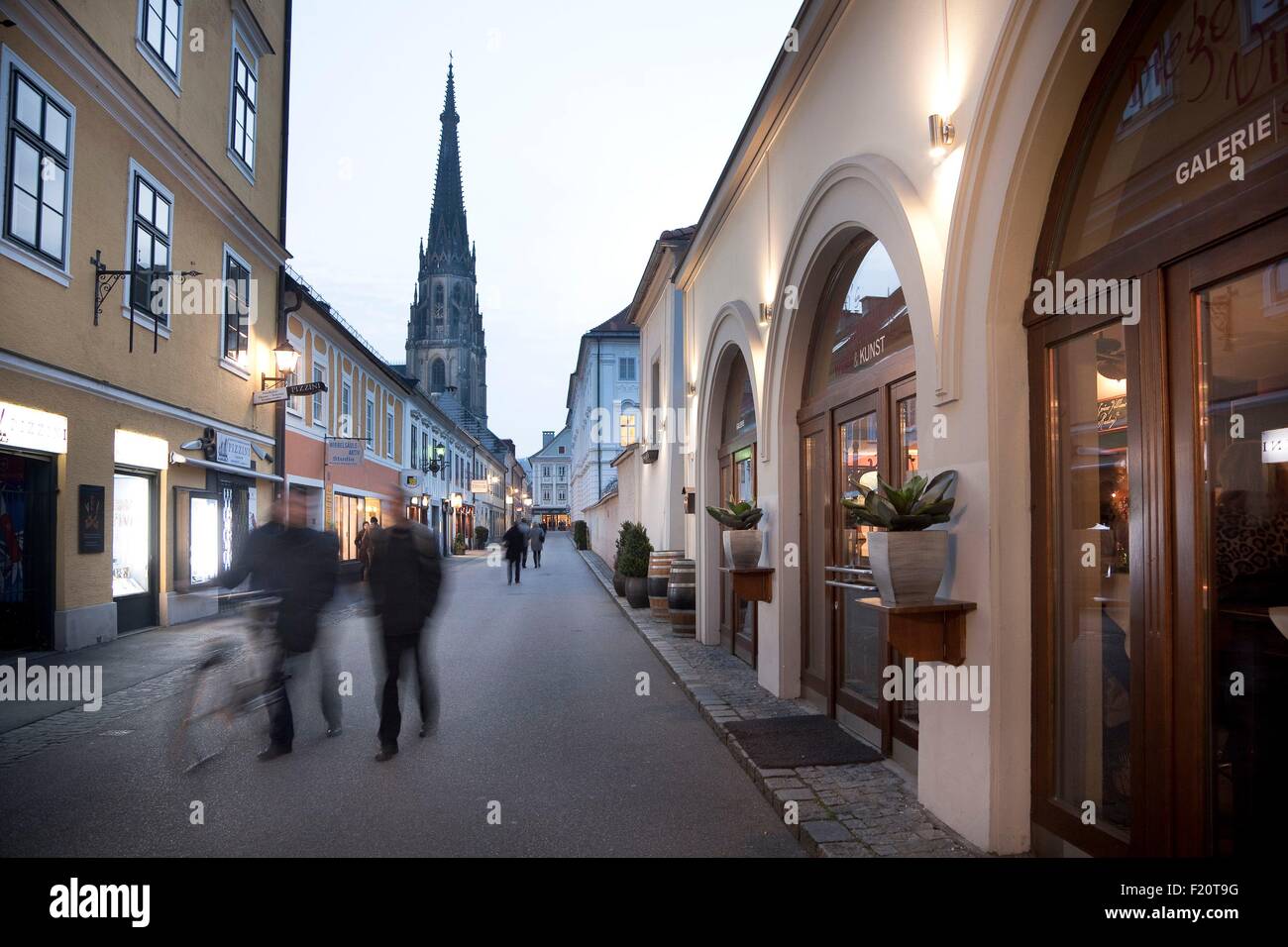 Cathedral linz hi-res stock photography and images - Alamy
