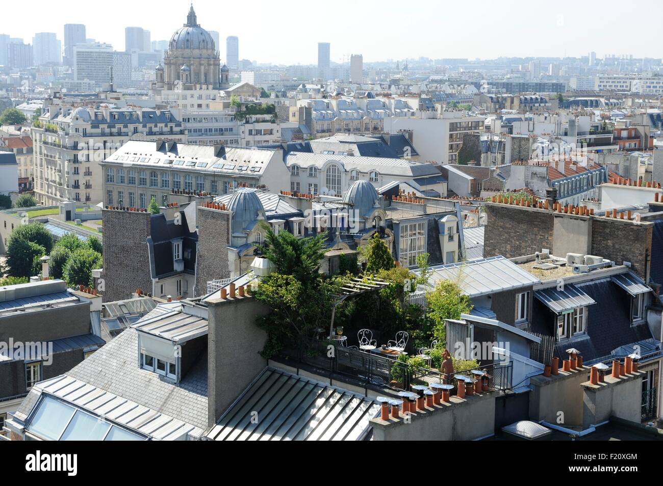 Paris rooftops hi-res stock photography and images - Alamy