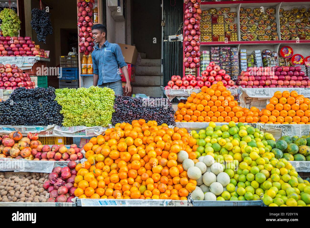 India, Tamil Nadu state, Madurai, street scene Stock Photo - Alamy