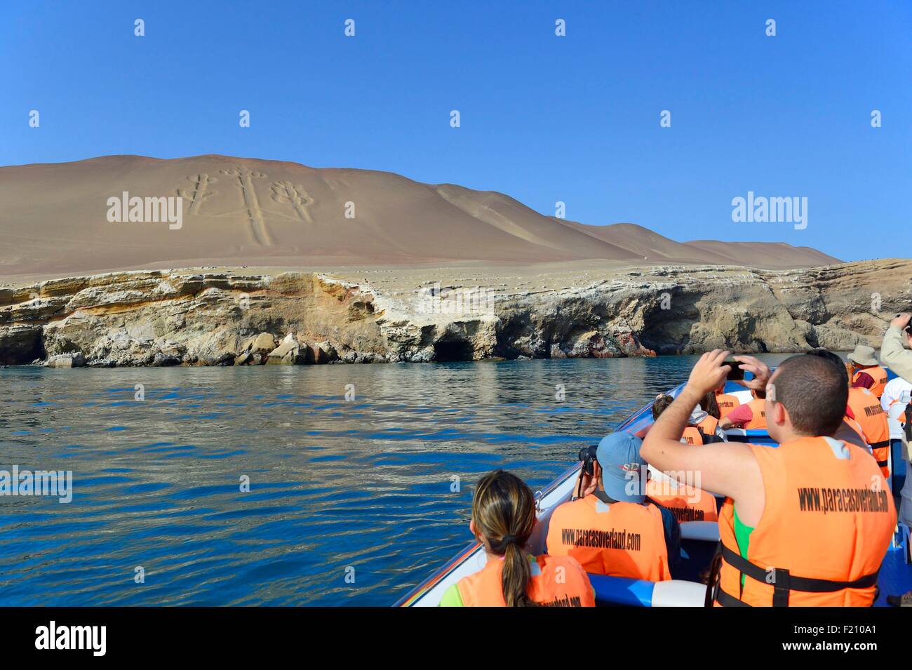 Peru, Pisco Province, Ballestas islands, boat trip across the Paracas ...