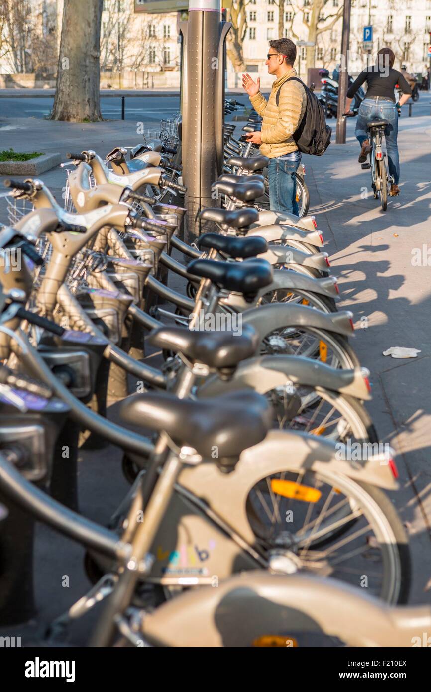 France, Paris, Velib, bike rental self-service Stock Photo - Alamy