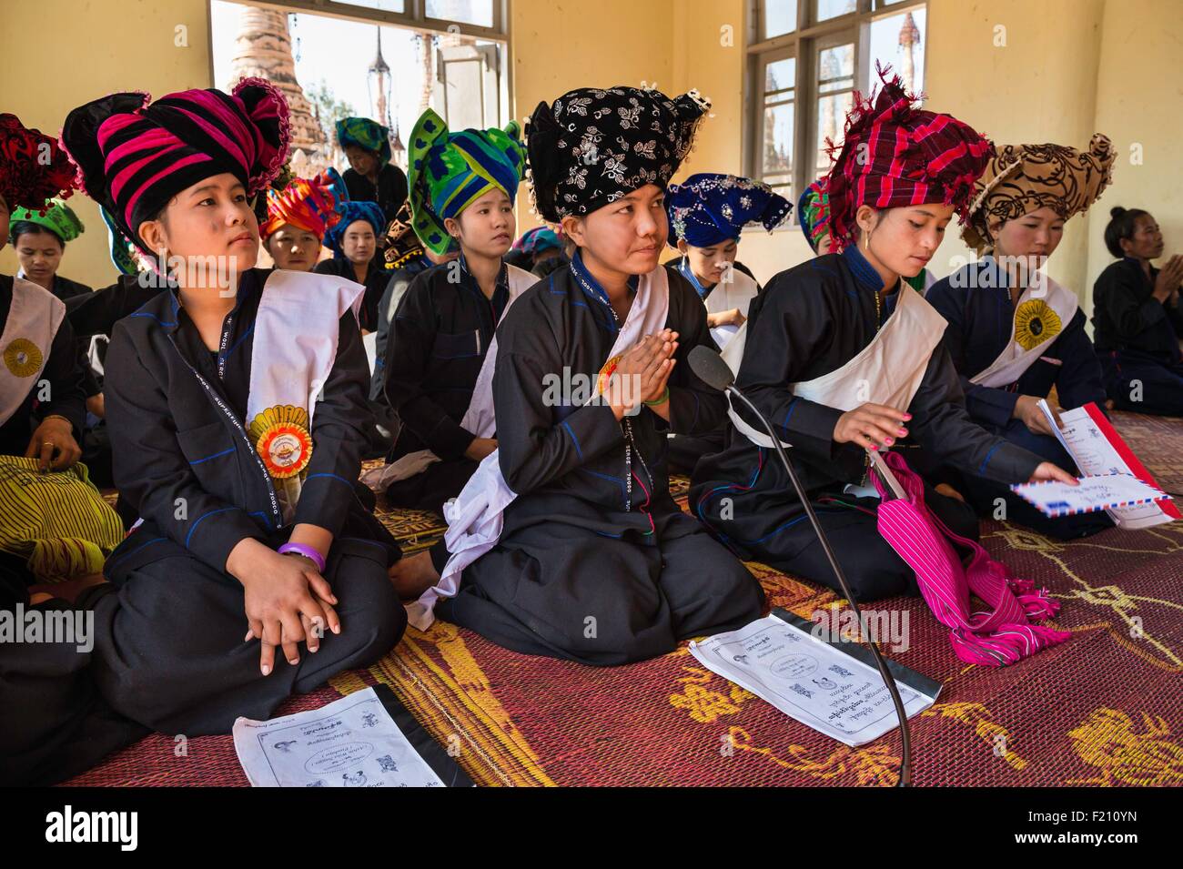 Myanmar (Burma), Shan state, Pao's tribe, Kakku, pilgrim during Kakku's ...