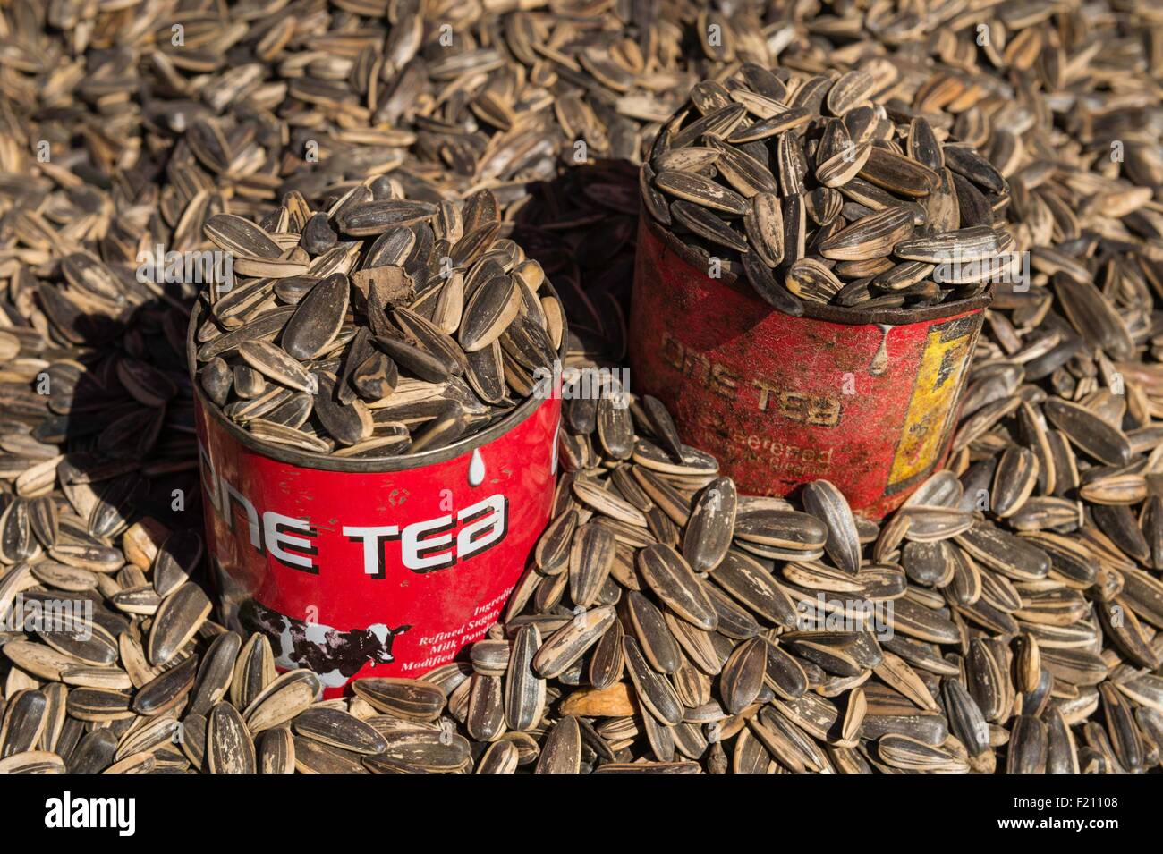 Myanmar (Burma), Shan state, Pao's tribe, Pinlaung, market, sesame seed ...