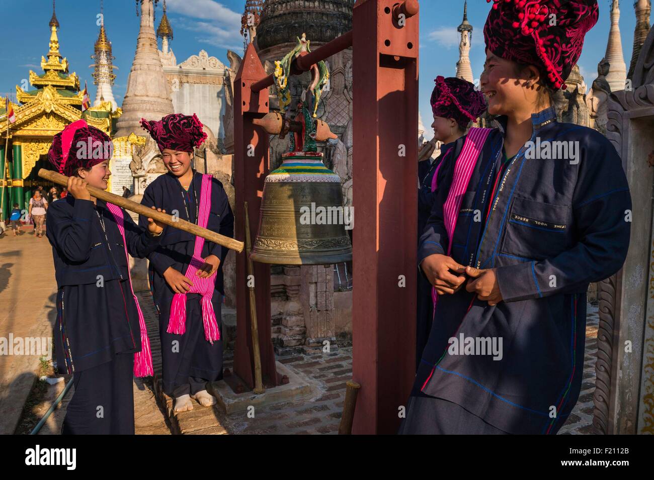 Myanmar (Burma), Shan state, Pao's tribe, Kakku, Pao pilgrims wearing ...