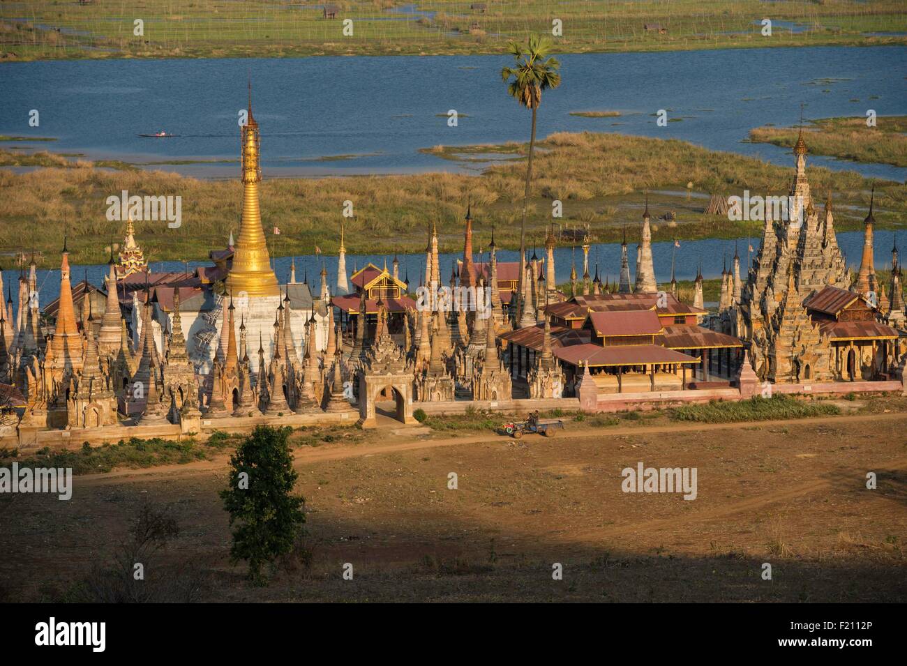 Myanmar (Burma), Shan state, Pao's tribe, Sagar lake, Samkar Inlay ...