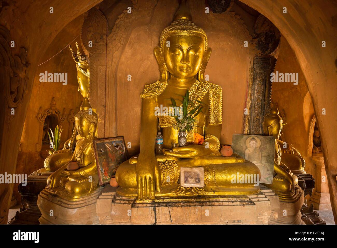 Myanmar (Burma), Shan state, Pao's tribe, Sagar (Samkar Inlay), pagode ...