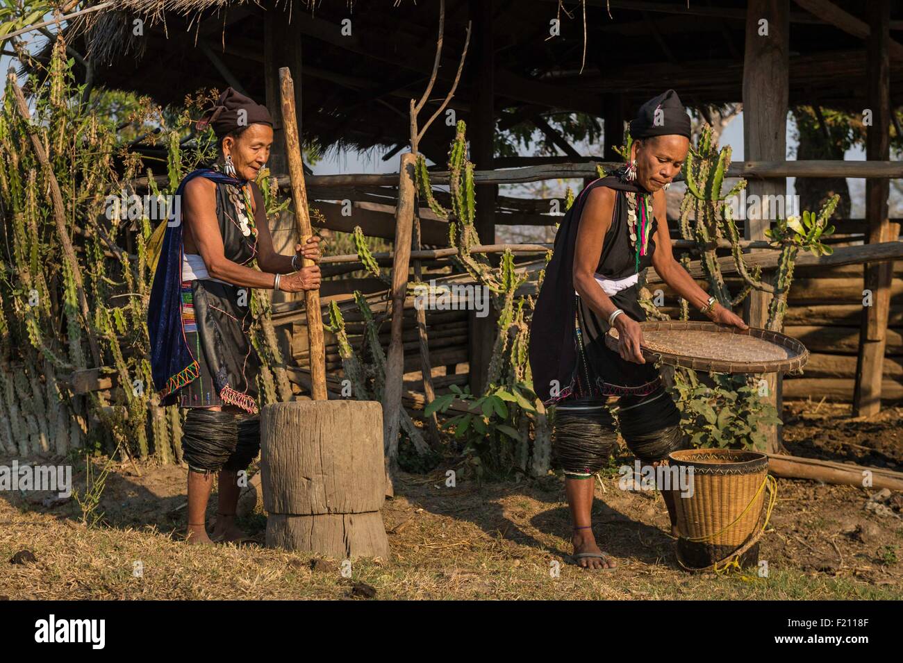 Myanmar (Burma), Kayah state, Kayah tribe, Tani Lar Lae, Daw Soe Myar ...