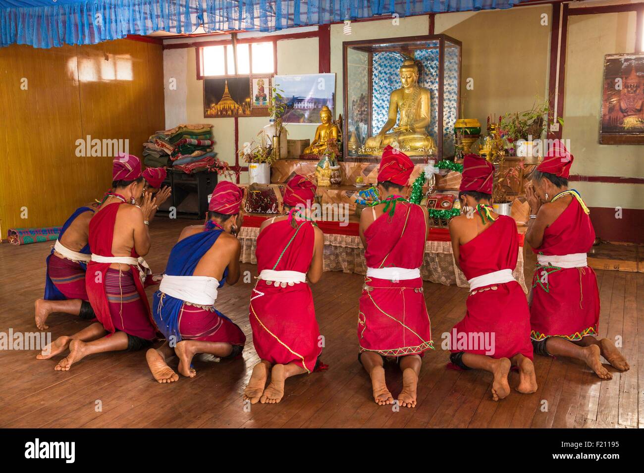 Myanmar (Burma), Kayah state, Kayah tribe, Daw Du Mar Gyi, kayah women ...