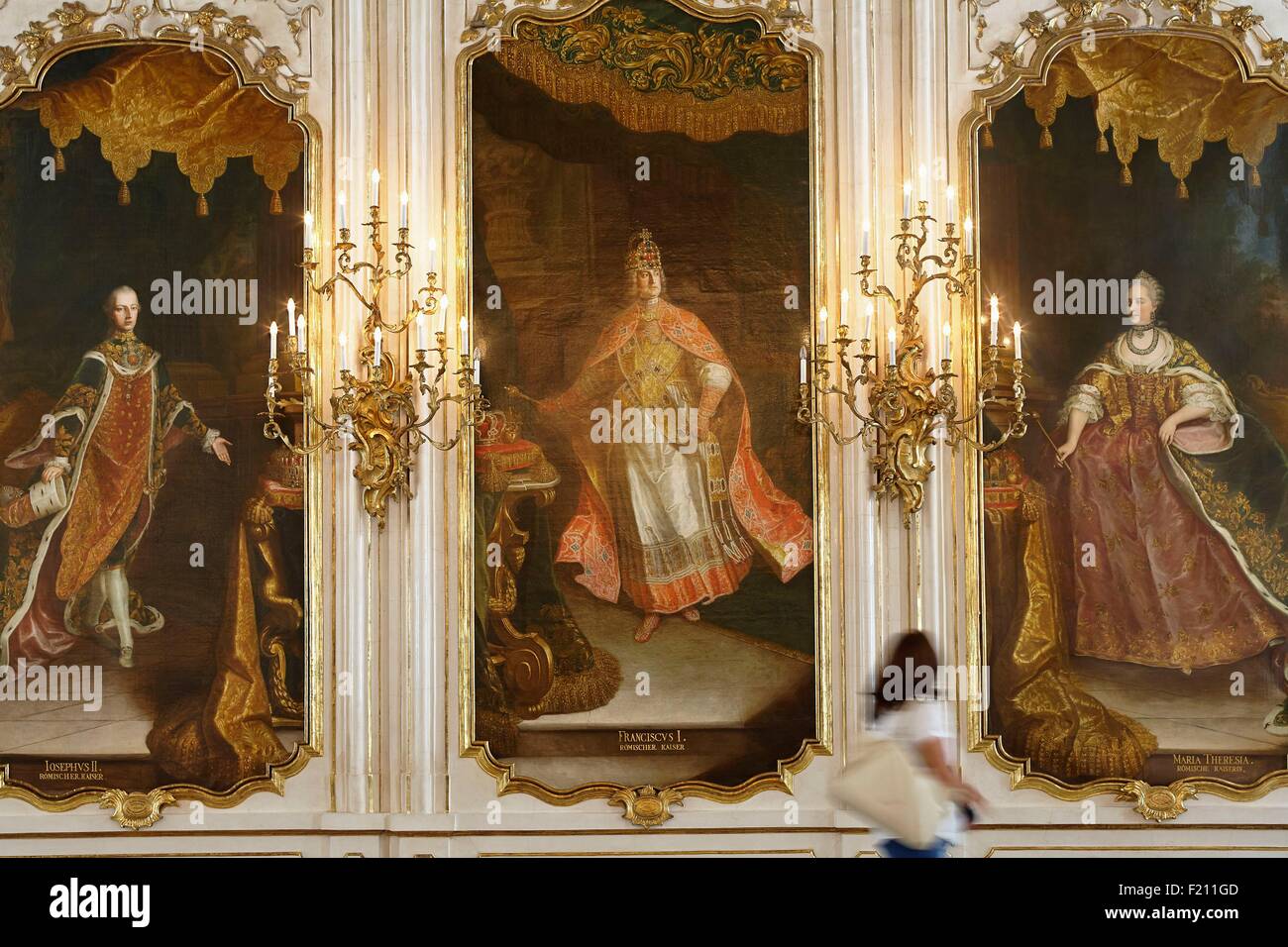 Giants hall hi-res stock photography and images - Alamy