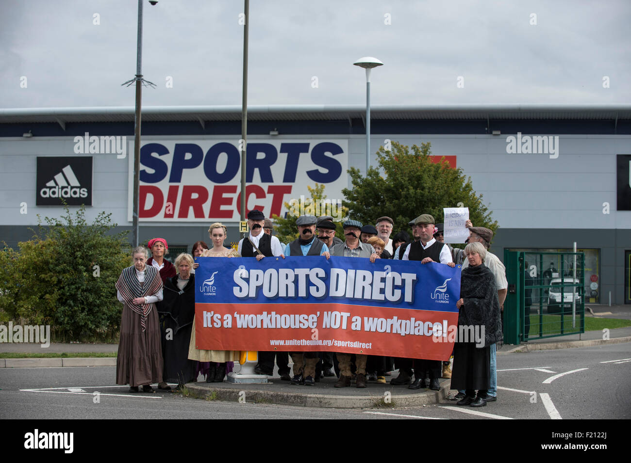 Shirebrooke, UK. 09th Sep, 2015. Unite union members, some dressed as ...