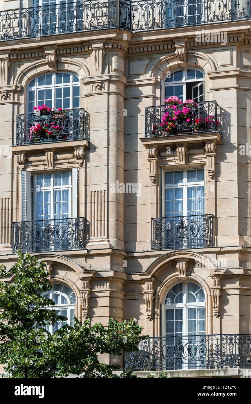 17th arrondissement hi-res stock photography and images - Alamy
