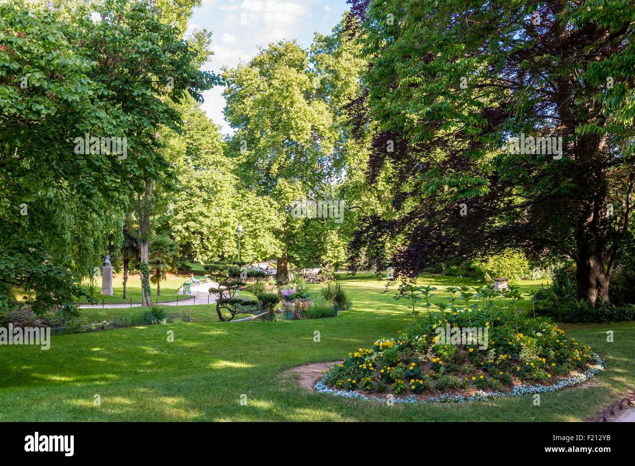 France, Paris, 17th arrondissement, Batignolles, Batignolles square ...